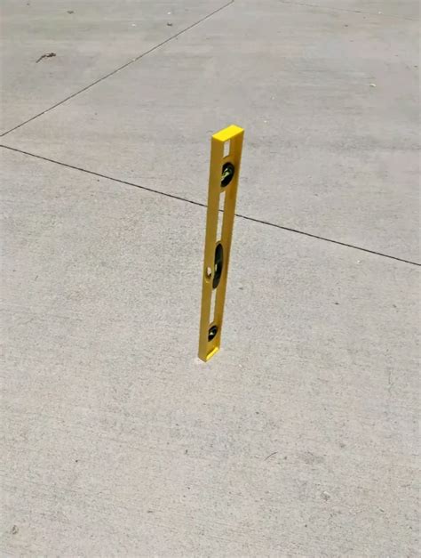 Someone On The Hawaii Subreddit Posted That When The Sun Is Overhead At