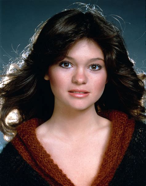 6 Pairs Of Celebrities Who Look Very Different At Nearly The Same Age