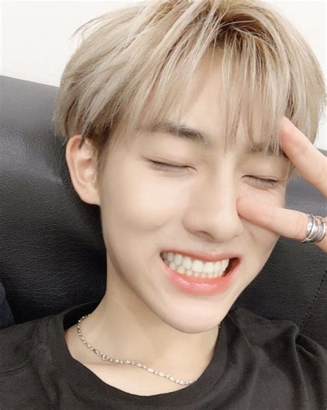 Pin Oleh Hc Di Nct Wayv Winwin Nct Selebritas Winwin