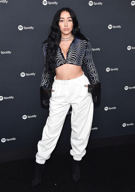 Noah Cyrus Hottest Photos See Her Sexiest Looks Hollywood Life