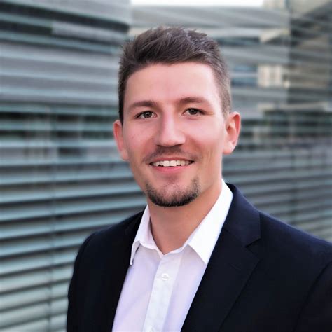 Jonas Renker Entwicklungsingenieur Gesamtfahrzeugversuch Mercedes Amg Gmbh Xing