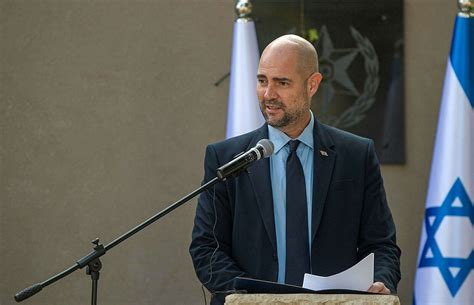 ארגוני זכויות אדם עתרו לבגץ נגד סירוב השר אמיר אוחנה לחסן אסירים