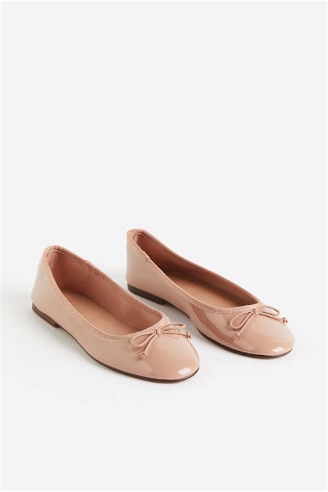 Heres How Celebrities Are Styling Ballet Flats For 2023 Who What Wear