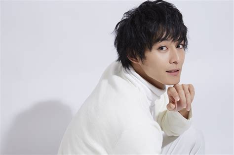 猪野広樹、写真集に続きカレンダーの発売が決定 「皆様の1年を支えさせて頂ける物になれば幸いです」 Spice エンタメ特化型情報メディア スパイス