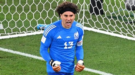 Memo” Ochoa Tercer Mexicano Con Cinco Copas Plumas Libres