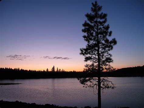 Lofton Reservoir Scenic Outdoor Destination In Oregon