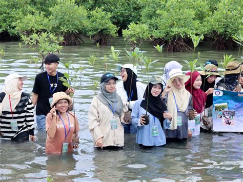 Smey Bj ស្មី Smey Bj ស្មី Added A New Photo