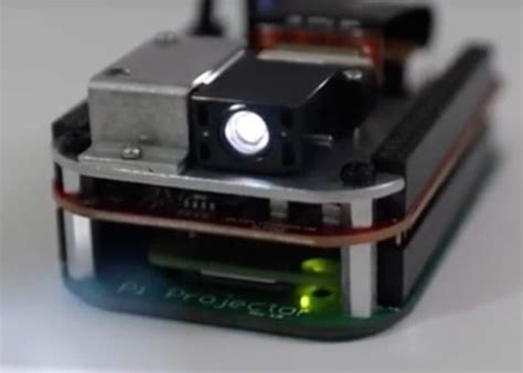 diy raspberry pi pocket projector project geeky gadgets