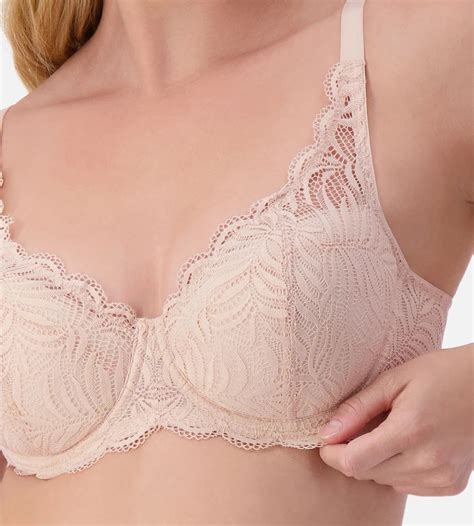 Triumph Essential Lace Balconette Nude Pink Innerware