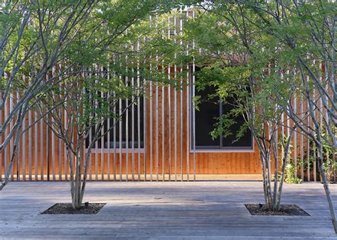 Office Mian Ye Wraps Maryland Home In Cedar Battens