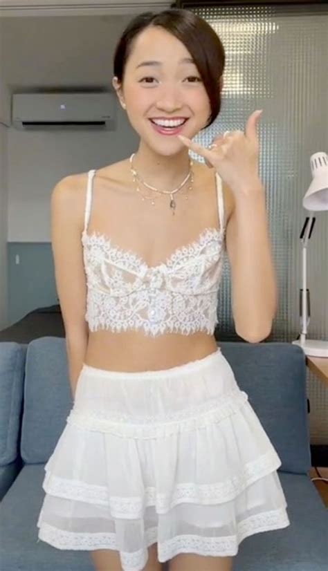 Im Skinny Shamed For Being Flat Chested But Wont Stop Wearing Sexy