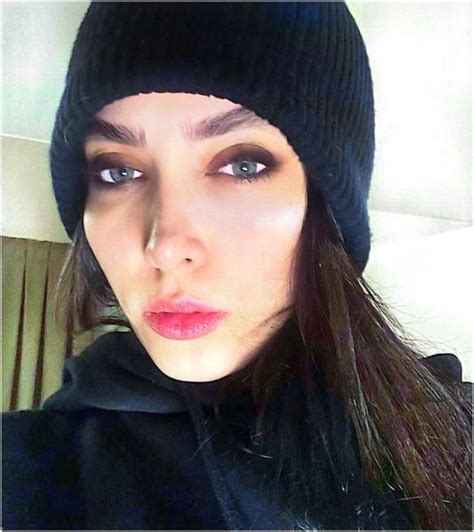 عکس های دیده نشده از پریا مجللی و مادرش