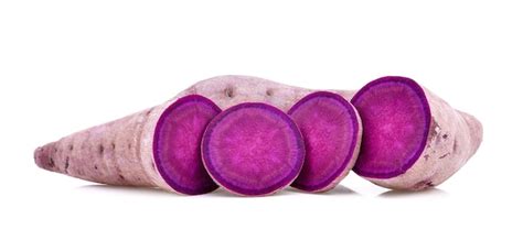 Ñame Morado Aislado Sobre Fondo Blanco Foto Premium