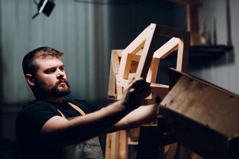 Premium Photo Artisan Craftsman Carpenter Sculptor Frame Wooden