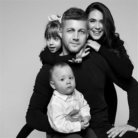 Čuva Intimu Bojan Vasković O Razlozima Zbog Kojih Ne Prikazuje Porodicu Javnosti Video