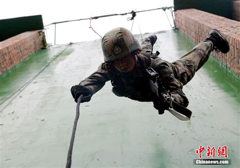 충칭 주둔 육군 특수부대 사격 등 실전 훈련 실시 2