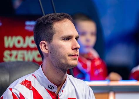 Features Absolute Pool