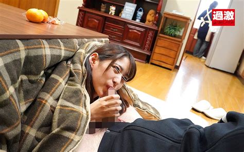 奥さんが居てもコタツの中で指を絡ませるねっとり手コキでドクドク射精に追い込む少女 エロ動画・アダルトビデオ Fanza動画