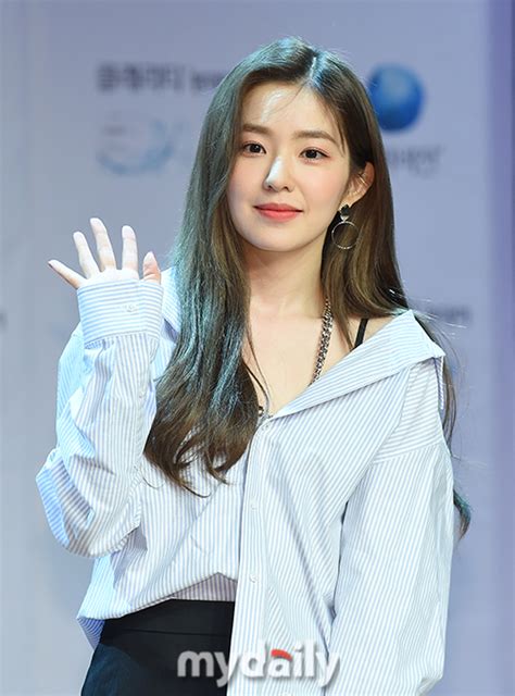 Md화보 단추 어디까지 푼 거야아이린 과감한 상체 노출