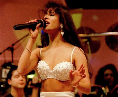 Selena Quintanilla Performing