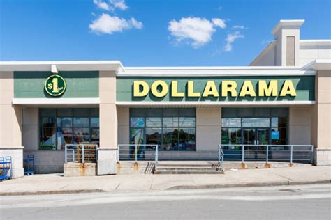 30 Dollarama Store Fotografías De Stock Fotos E Imágenes Libres De