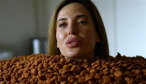 El Secreto De Jésica Cirio Para Tener 42 Departamentos Momentos Políticos