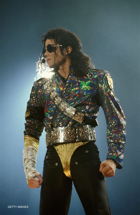 Michael Jackson Ships 1000 Yards Of Fabric To Europe For Dangerous