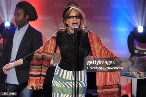 Jean Forte And Carly Simon Perform On Nbc News Today Show News Photo