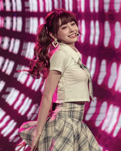 王依渟🍗 Et 1231 • Instagram Photos And Videos