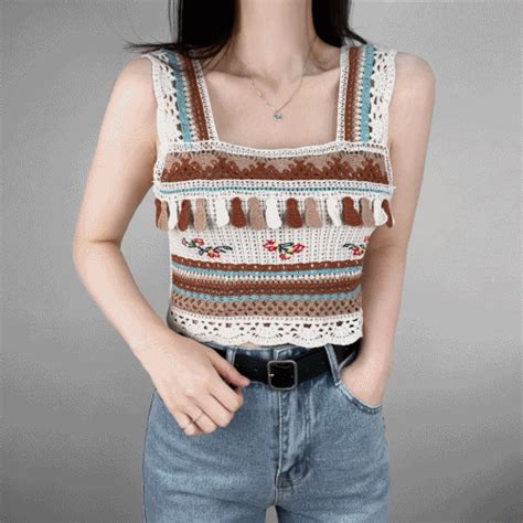 포인트룩여행룩 프릴 인디언 플라워 뜨게 자수 니트 뷔스티에 나시 크롭 뜨개 뜨게나시 에이블리