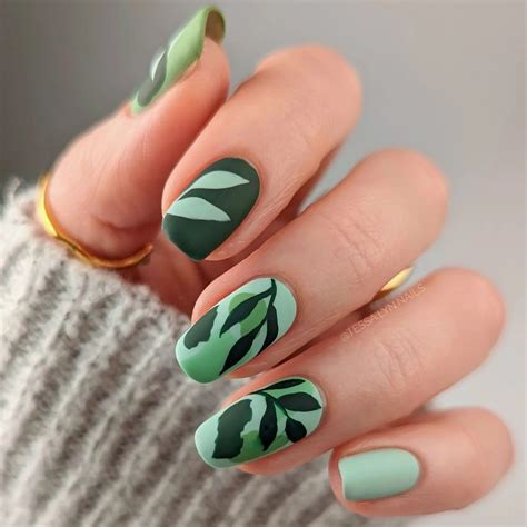 30 Simple Leaf Nail Art Youll Want To Try This Fall