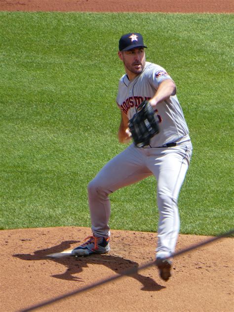 File Justin Verlander Pitching For The Houston Astros In 2019 Cropped