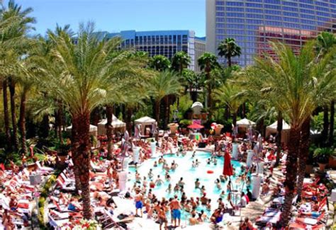 Go Pool At Flaming Las Vegas Bachelor Vegas