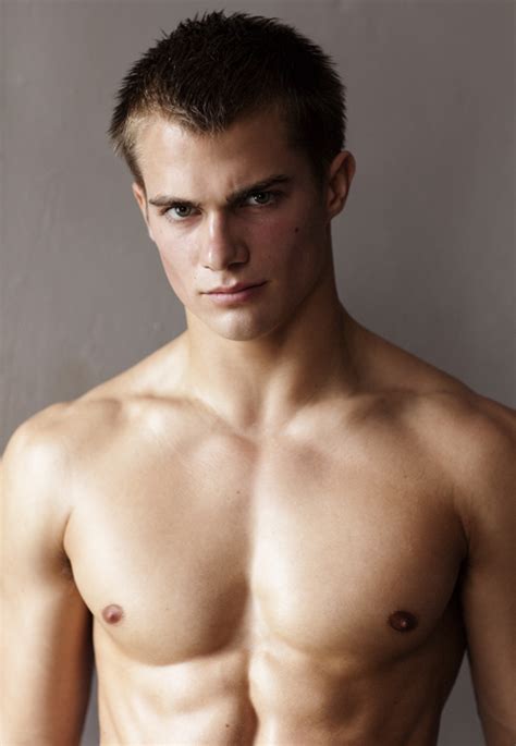 Lhomme Du Jour Seth Kuhlmann