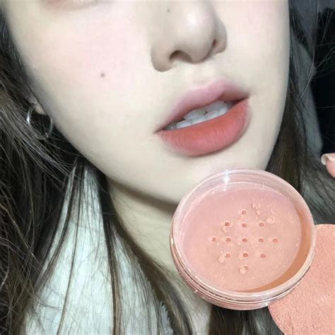 얼굴 윤곽 메이크업 파우더 부드러운 샤이니 파우더 블러쉬 파우더 여성 뷰티 뺨 루즈 얼굴 브라이트닝 화장품 6 가지 색상 메이크업