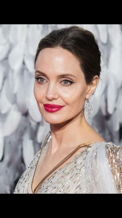 رژلب قرمز، امضای تیلور سویفت Youtube