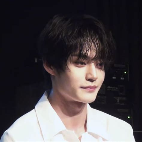 Pin De Ean En Jiwoong Celebridades Gays Hombres