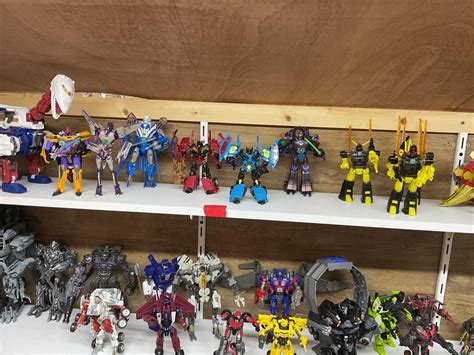 Main Star Seekers R Transformers