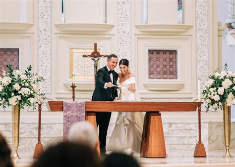 Kara And Ians Classically Chicago Wedding At The Rookery Building