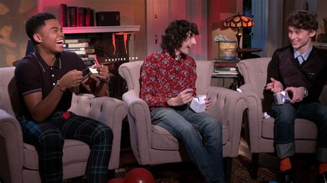 It Chapter 2 Finn Wolfhard And More Do Arts And Crafts For Charity