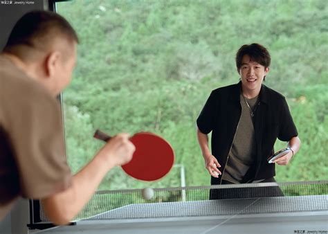 Qeelin月圆共此时 Qeelin麒麟温情记录王楚钦的家庭旅行 守护家的圆满腕表之家 珠宝