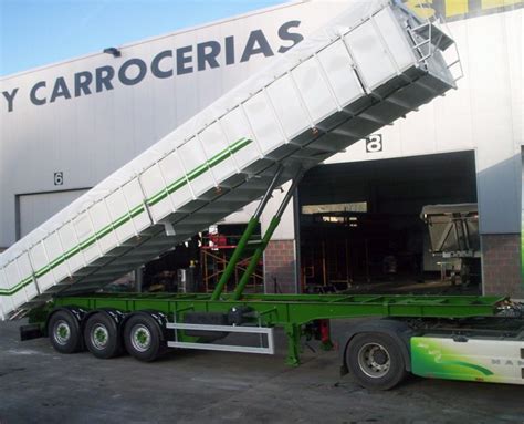 Carrozado De Vehículos Grúas Y Carrocerías Isidoro