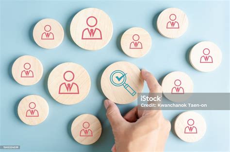 온라인 기술을 통한 인적 자원 모집 실업 구직 이력서 등록 면접을 위한 구직 활동 새로운 경력을 위한 Hr 및 Hrm 개념에