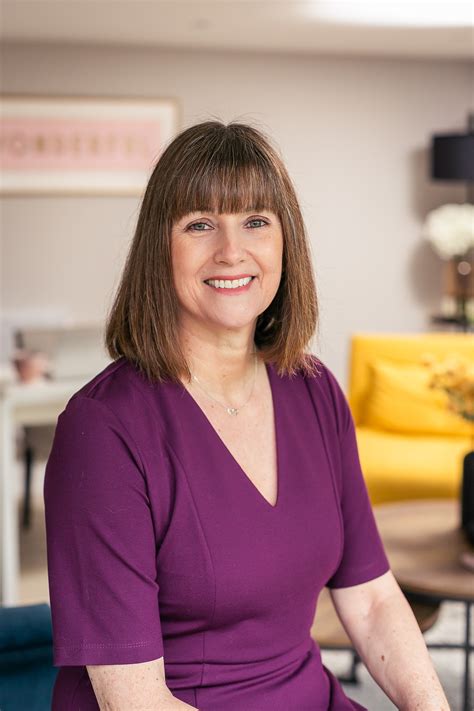 About Donna Barker Dsnu Spiritual Medium Tutor Mentor Demonstrator And Speaker — Donna Barker