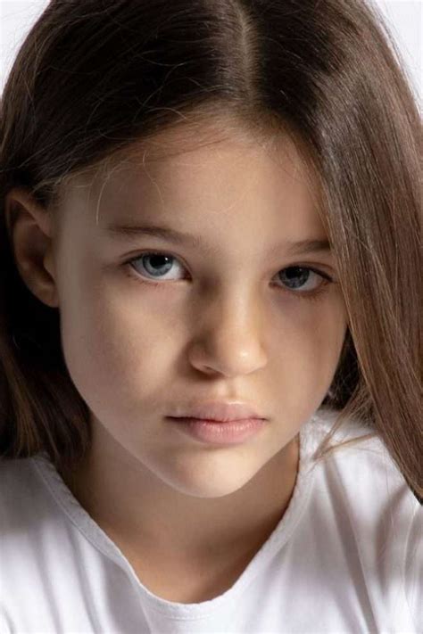 Iso Model Management Zoe
