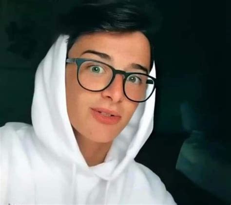 Noah Schnapp Con Lentes Es Stranger Things México Facebook