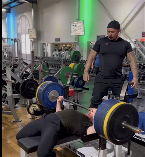 How To Bench Press With Proper Form 1 Strength Blog