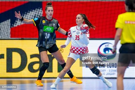 182 Emily Bolk Fotos Und Hochauflösende Bilder Getty Images