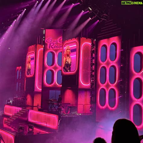 Lindsay Philomene Wiki Biography Age Gallery Spouse And More