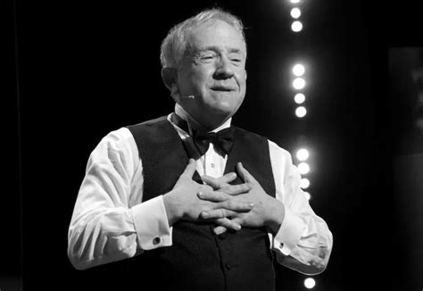 Leslie Jordan Prawdziwa Przyczyna śmierci Był Martwy Już Przed